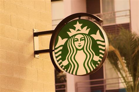 Starbucks Aumenta Jornada Laboral Presencial ¿por Qué Líder Empresarial