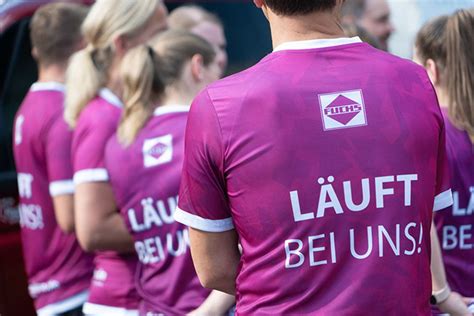 Wir FÜchse Feiern Jubiläum 75 Jahre Fuchs Karriere Bei Fuchs Die