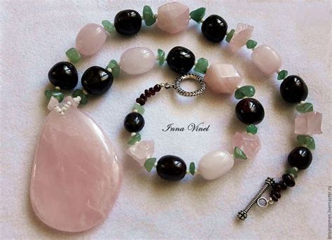колье Пробуждение с розовым кварцем гранатом и нефритом купить в интернет магазине на