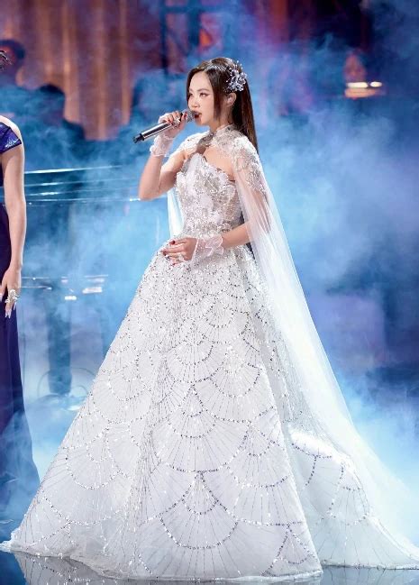 Chu Phi Ca Bị Bóc Giả Tạo Từng Khinh Phương Mỹ Chi Nay Quay Xe Gấp Sao Hoa Ngữ Giải