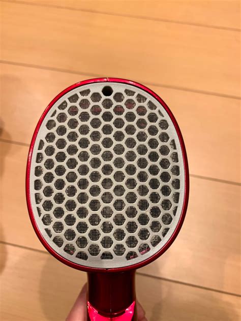 ドライヤーの温風が出ないのはほこりが原因かも