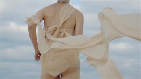 60 Woman Nude Beach Running Stock Video Footage 4k And Hd Video Clips