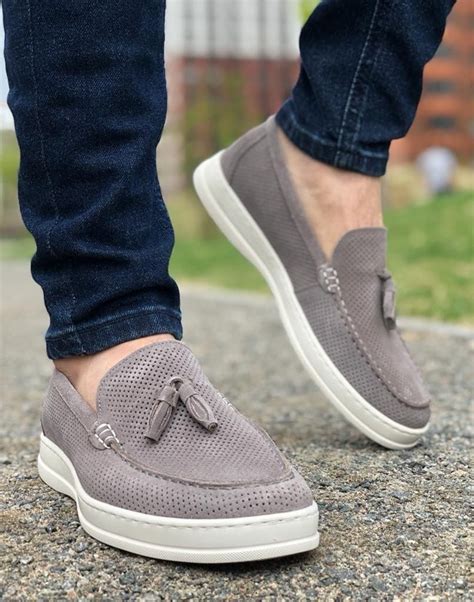 Купить серые лоферы с перфорацией по цене 7 500 ₽ Wanted Магазин модной мужской одежды