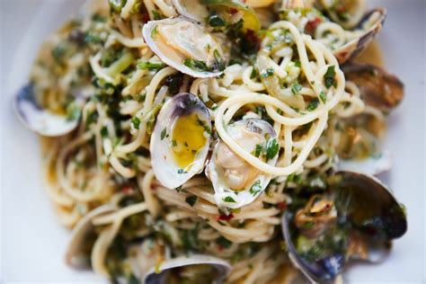 Try Your Hand At Nightingales Spaghetti And Manila Clam Recipe Scout