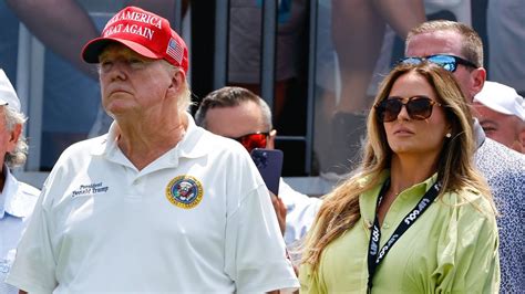 Así Es Margo Martin La Mano Derecha De Donald Trump Muy Parecida A Melania