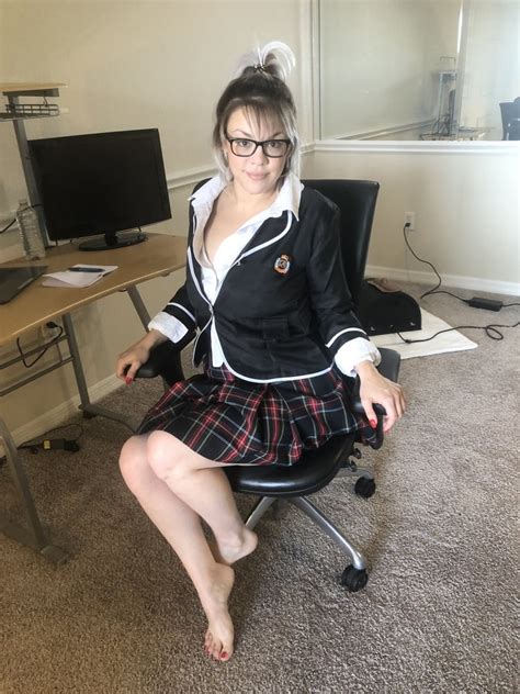 Girls First Sybian Alli Redd Part 2 12 Pics Xhamster