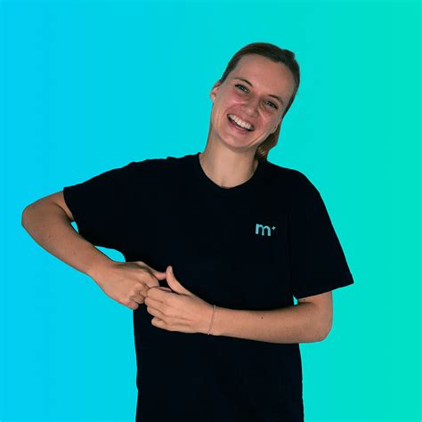 Top 15 Facebook Carousel Ads Examples Explained