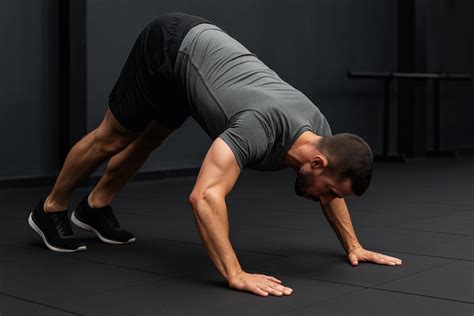 Is It Bad To Arch Your Back Slightly During Pike Push Ups
