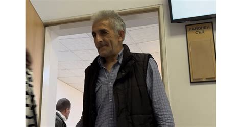 6 месеца условно за двама мъже правили секс в пловдивски парк