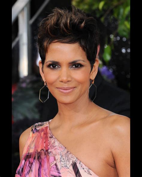 Photo Lactrice Halle Berry Assiste à La 70e Cérémonie Des Golden