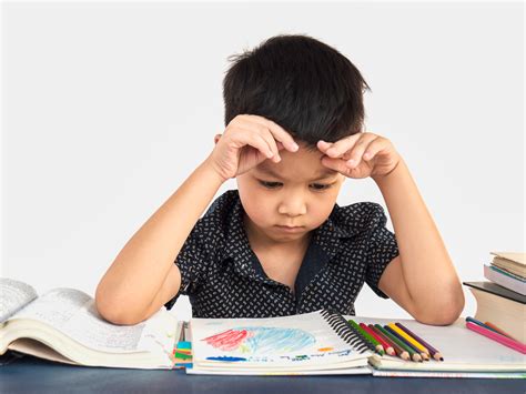 5 Cara Mendukung Anak Kesulitan Belajar di Sekolah - SOA