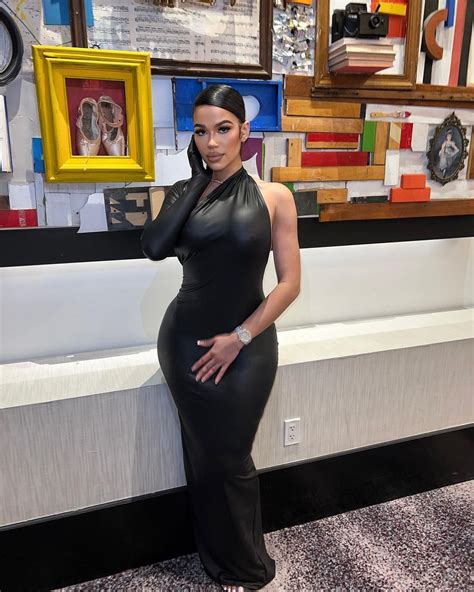 MULAN HERNANDEZ mulanhernandez Instagram ラテックスドレス ドレス ラテックス