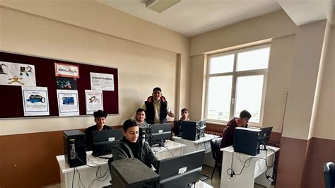 Ağrıda Öğrenciler Python ile Kodlama Öğrendi Ağrı Haberleri Diyadinnet
