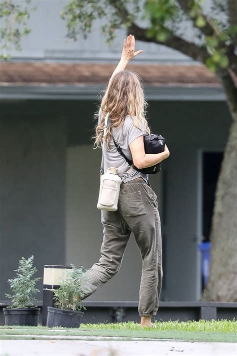 Index Of Wp Content Uploads Photos Gisele B Ndchen Arriving Home In