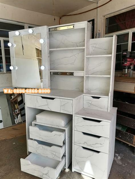 Meja Rias Lampu Cermin Sliding
