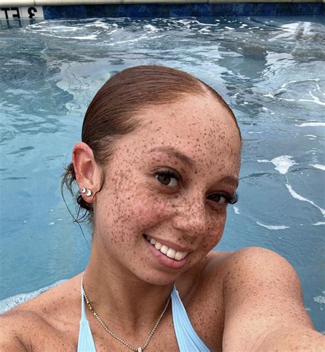 How Do I Look Without Makeup Scrolller