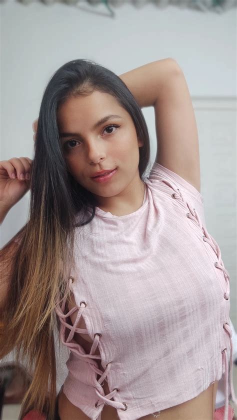 Ross Rosella 69 Cam Free Live Nude Sex Show And Chat Camsoda