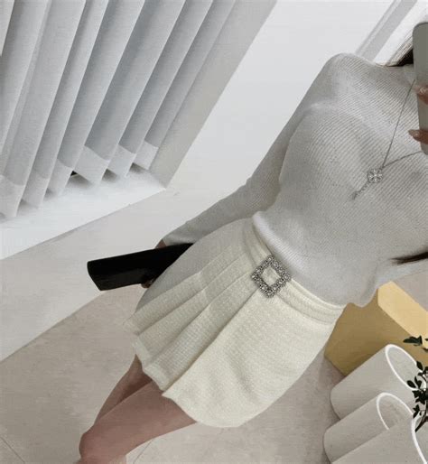 여리여리섹시글램 펄 트위드 스퀘어 큐빅 보석 벨트 플리츠스커트 테니스스커트 A라인스커트 트위드치마 트위드스커트 보석스커트 치마바지 숏스커트 미니스커트 수입의류 데이트룩