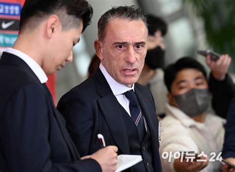 포토 각오 밝히는 벤투 감독