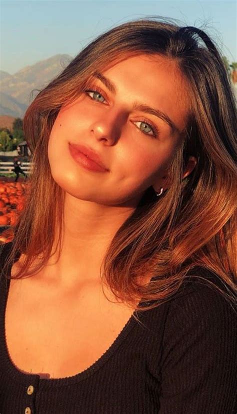 Pretty Brunette Brunette Girl Beautiful Eyes Blue Eyed Girls Makeup