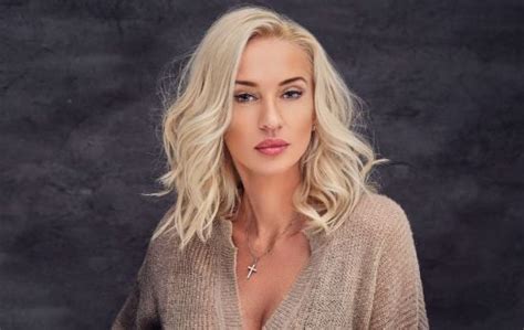 Пять трендових стрижок для жінок після 40 стильні та сміливі зачіски на різну довжину волосся