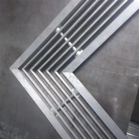 Aluminium Curve Linear Grill At ₹ 260 Sq Ft In New Delhi Id 2849928548548