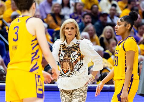 Kim Mulkey On Lsu Womens Basketball Halftime Talk In Win Vs Lady Vols