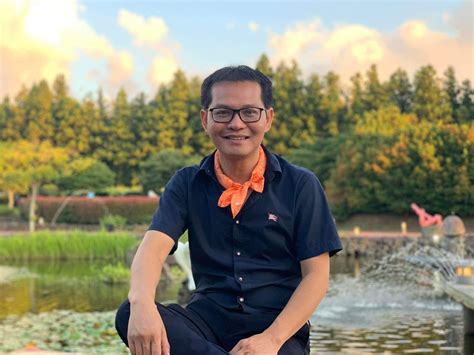 Nam NSND là Giám đốc Nhà hát kịch Hà Nội Cưới vợ xinh đẹp kém 19 tuổi đời tư bí ẩn sau 5 năm