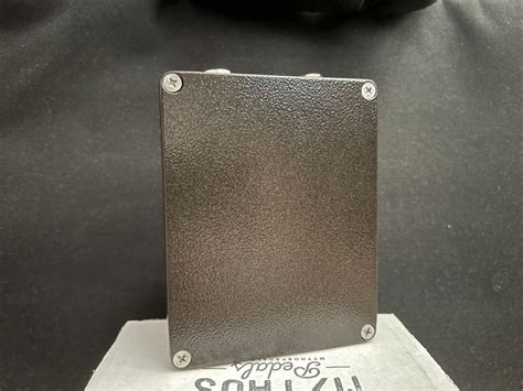 Mythos Pedals Lark Rhett Schull Signature Overdrive Tremolo Hobbies And Toys Music And Media