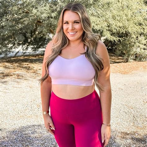 Sarah Tripp App Body Positive Fashionlifestyle Expert