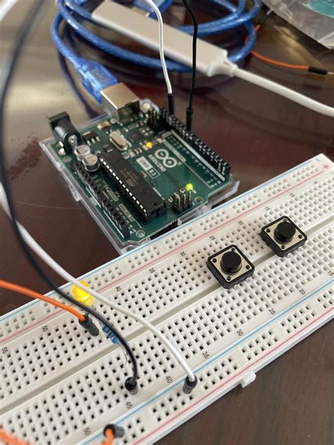 Yiyizuoy 的想法 求助arduino大佬 为什么我的串口监视器 串口通讯一片空白无法显示数据？ 小灯运行都正常的 Arduino