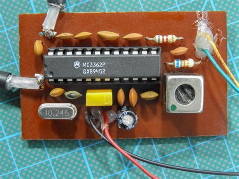 Experimental narrowband FM receiver for 2-meter band