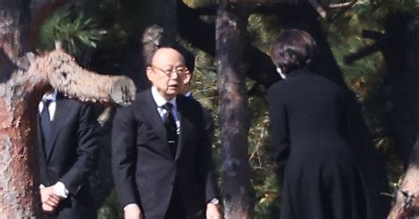 김승연 한화그룹 회장 세 아들과 함께 故 이건희 회장 추모식 참석