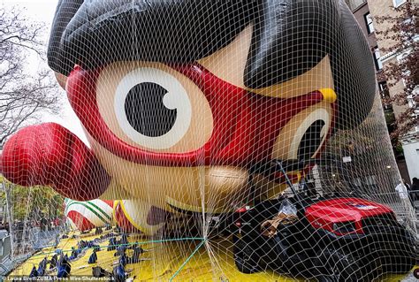 Pro Palestinian Protestors Halt Macys Thanksgiving Parade And Glue