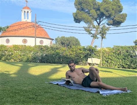 Carlos Alcaides Feet