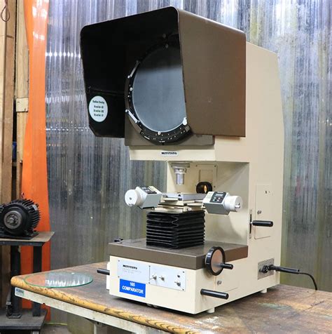12 Mitutoyo Pj311 Vertical Projection Bench Optical Comparator 10x