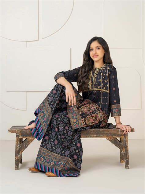 2 Piece Lawn Suit Embroidered Uk