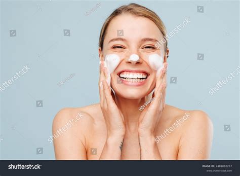 Jung Und Nackt Photos And Images