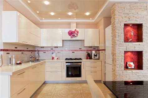 Натяжні стелі для кухні у Львові ціна від виробника з роботою недорого монтаж установка