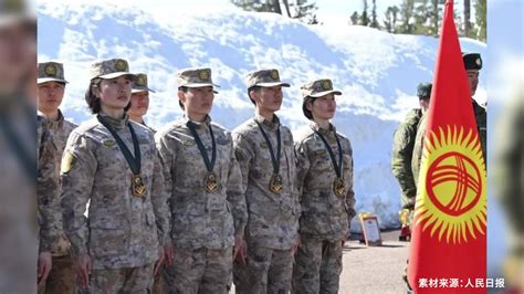 24岁提干的特战女排长再立新功：带领平均年龄不足25岁的女兵队伍行军比赛夺第一凤凰网视频凤凰网
