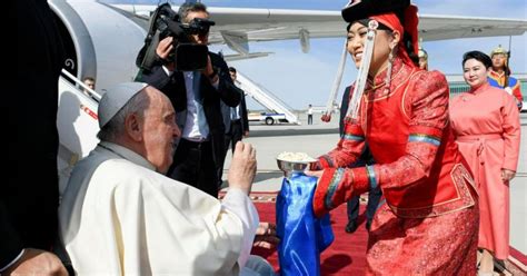 პაპი ფრანცისკე კათოლიკური საზოგადოების მოსანახულებლად ბუდისტურ მონღოლეთში ჩავიდა ტაბულა