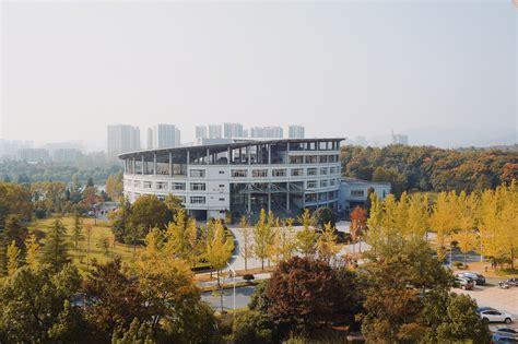 学习强国：校园风采丨浙江农林大学：撩人秋色与你分享 浙江农林大学