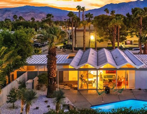 Architectural Delights A Glimpse Into Palm Springs Luxury Homes