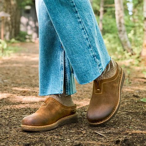 Born Seana Clogs Elevate Your Comfort And Style Effortlessly