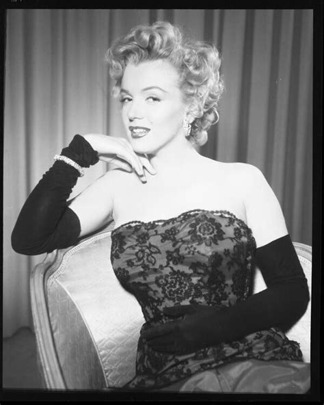 Marilyn Monroe Breathtaking Glamour Bare Shoulders Vintage 8x10