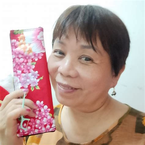 慕蘭 Heart 早安，你的不計較，天父全知道。天父懂你為他人著想的心，也非常珍惜你的善良；祂既已說必然報答，我們就存著喜樂安然等候。 【聖經中的祝福】 要叫你施捨的事行在暗中，你父在