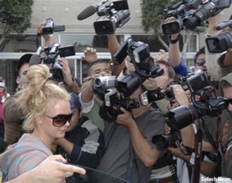 Pop Britney Spears Paparazzi