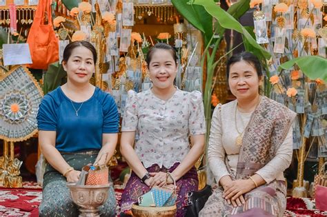 ຊ່າງພາບ ເມີ້ຍເຮົາ Added A New Photo ຊ່າງພາບ ເມີ້ຍເຮົາ