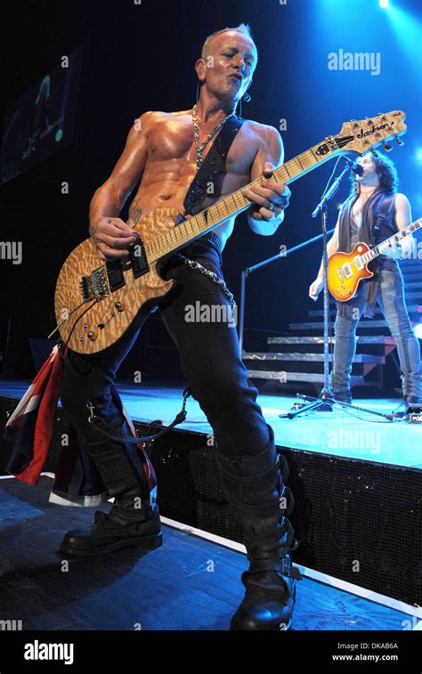 Phil Collen Def Leppard Perform Live As Part Of Their Rock Of Ages Tour