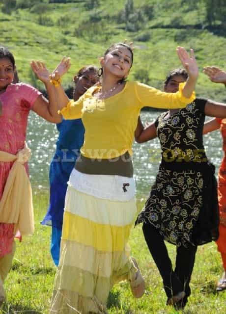 Bhoomika Chawla Stills 07 105385 Kollywood Zone